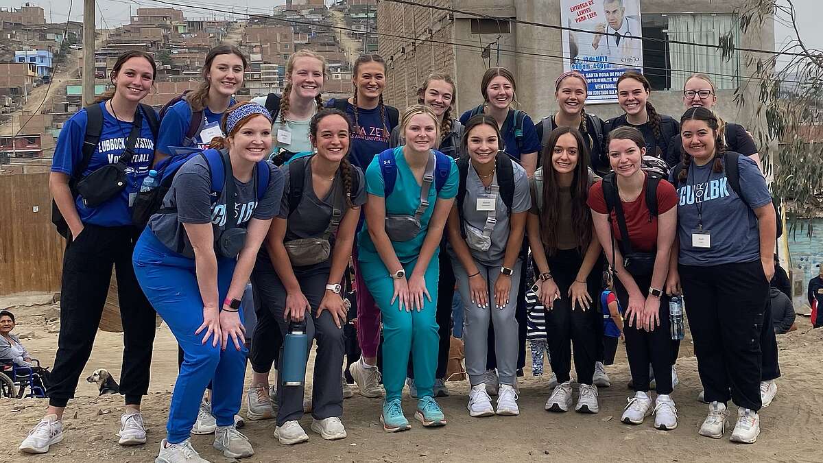 LCU: Pre-Medical Students Return to the Mission Field in Peru